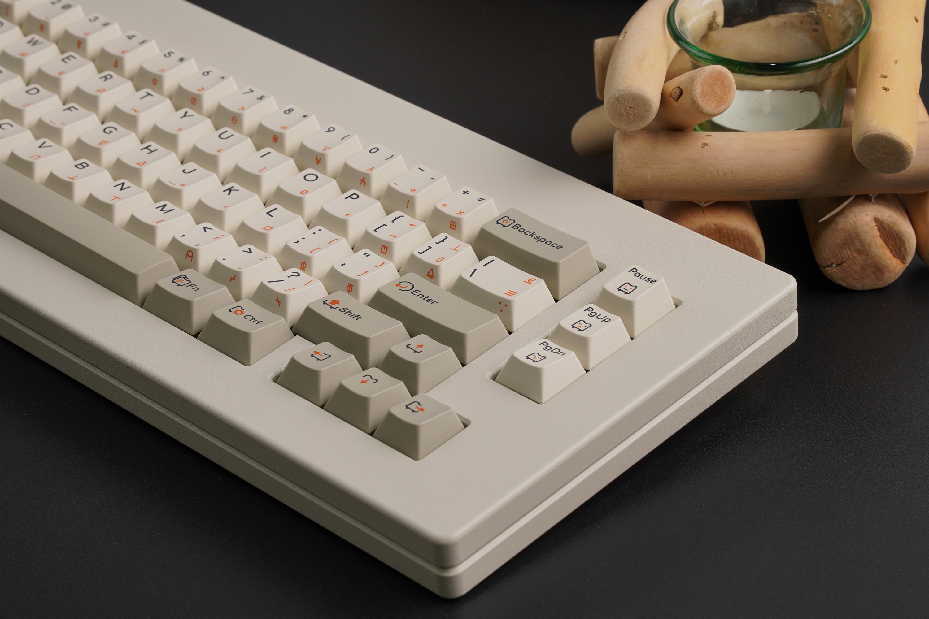 MMkeyboard-Retro Custom Mechanical Keyboard